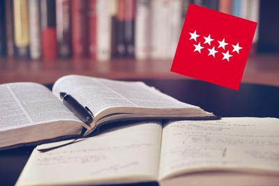 Madrid está dando 2.800 euros de beca a los jóvenes que quieran volver a estudiar: solo tienen ...